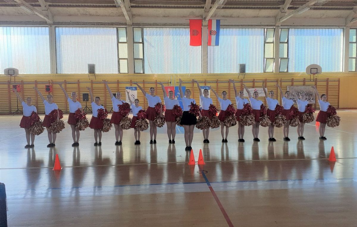 Mažoretkinje otoka Krka brončane na Državnom prvenstvu mažoretkinja ...
